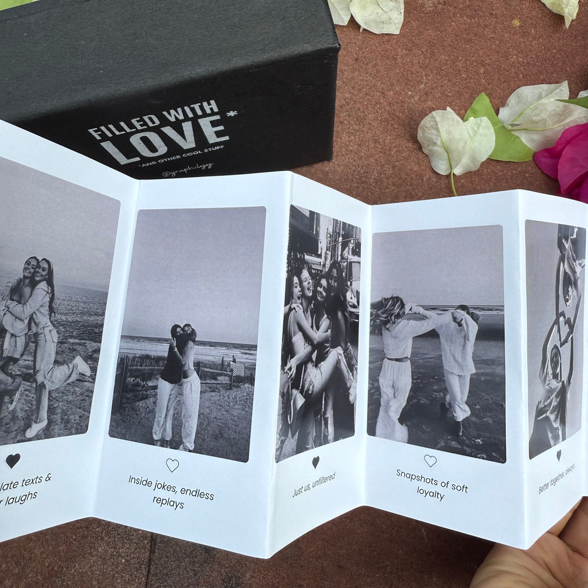 Flip of Love : The Mini Flipbook – Graph.lyy